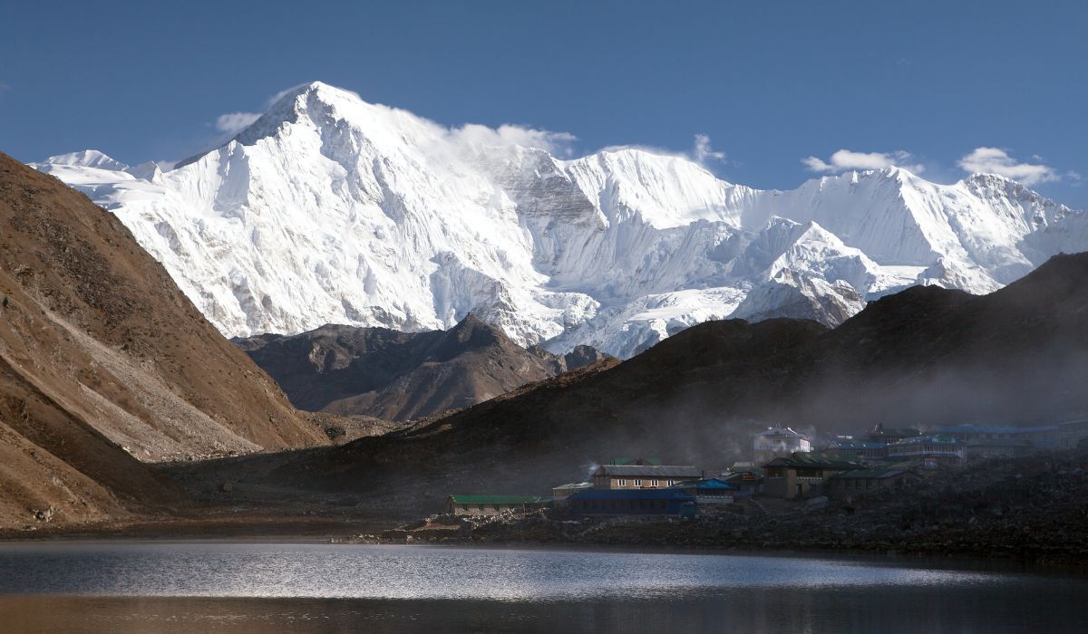 Gokyo Trek in April | Turquoise Waters & Clear Skies